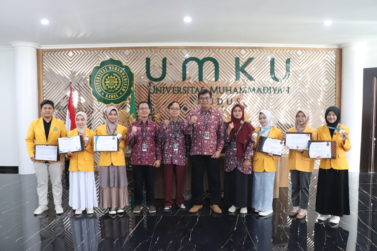 Enam Mahasiswa UMKU Boyong Medali Emas dan Perak - Universitas ...